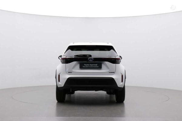 Белый Тойота Yaris Cross 2023 в Вильнюс, объемом двигателя 1.49 л и пробегом 71 тыс. км за 20900 €, фото 5 на AUTOMOTO.COM.LV