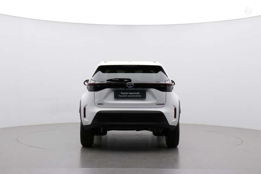Белый Тойота Yaris Cross 2023 в Вильнюс, объемом двигателя 1.49 л и пробегом 71 тыс. км за 20900 €, фото 6 на AUTOMOTO.COM.LV