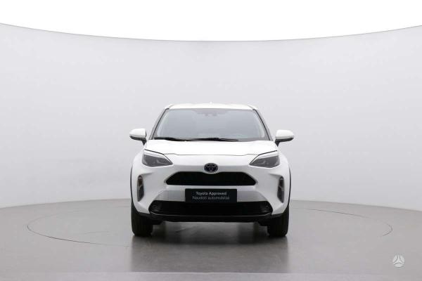 Белый Тойота Yaris Cross 2023 в Вильнюс, объемом двигателя 1.49 л и пробегом 71 тыс. км за 20900 €, фото 6 на AUTOMOTO.COM.LV