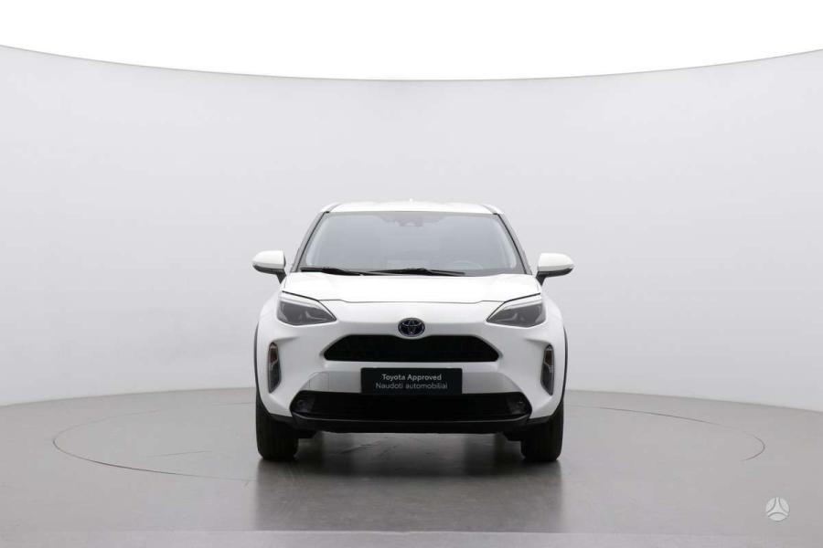 Белый Тойота Yaris Cross 2023 в Вильнюс, объемом двигателя 1.49 л и пробегом 71 тыс. км за 20900 €, фото 7 на AUTOMOTO.COM.LV
