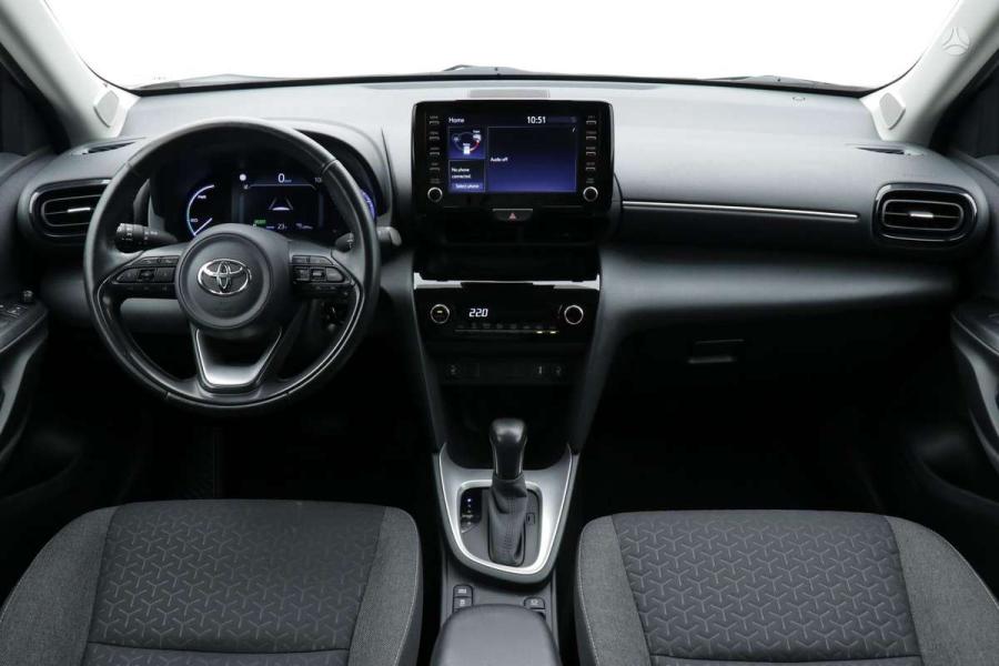 Белый Тойота Yaris Cross 2023 в Вильнюс, объемом двигателя 1.49 л и пробегом 71 тыс. км за 20900 €, фото 8 на AUTOMOTO.COM.LV