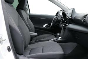 Белый Тойота Yaris Cross 2023 в Вильнюс, объемом двигателя 1.49 л и пробегом 71 тыс. км за 20900 €, фото 10 на AUTOMOTO.COM.LV