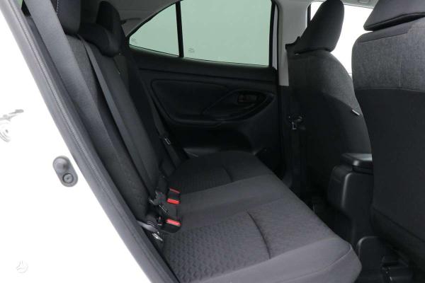 Белый Тойота Yaris Cross 2023 в Вильнюс, объемом двигателя 1.49 л и пробегом 71 тыс. км за 20900 €, фото 10 на AUTOMOTO.COM.LV