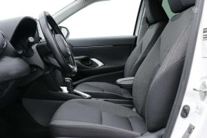 Белый Тойота Yaris Cross 2023 в Вильнюс, объемом двигателя 1.49 л и пробегом 71 тыс. км за 20900 €, фото 13 на AUTOMOTO.COM.LV
