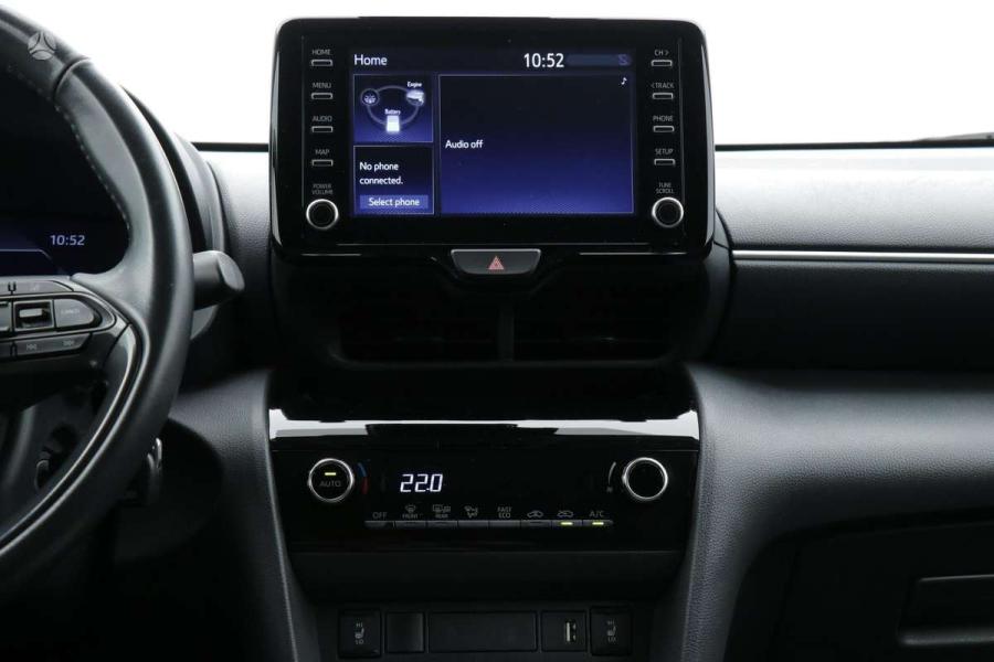 Белый Тойота Yaris Cross 2023 в Вильнюс, объемом двигателя 1.49 л и пробегом 71 тыс. км за 20900 €, фото 16 на AUTOMOTO.COM.LV