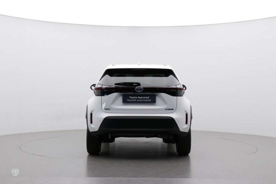 Balts Toyota Yaris Cross 2023 Viļņa, ar dzinēja tilpumu 1.49 L un nobraukumu 83 tūkst. km par 20900 €, foto 6 vietnē AUTOMOTO.COM.LV