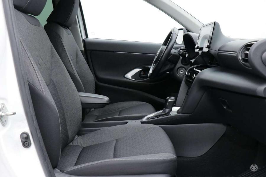 Balts Toyota Yaris Cross 2023 Viļņa, ar dzinēja tilpumu 1.49 L un nobraukumu 83 tūkst. km par 20900 €, foto 10 vietnē AUTOMOTO.COM.LV