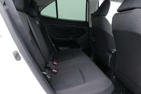 Белый Тойота Yaris Cross 2023 в Вильнюс, объемом двигателя 1.49 л и пробегом 83 тыс. км за 20900 €, фото 10 на AUTOMOTO.COM.LV