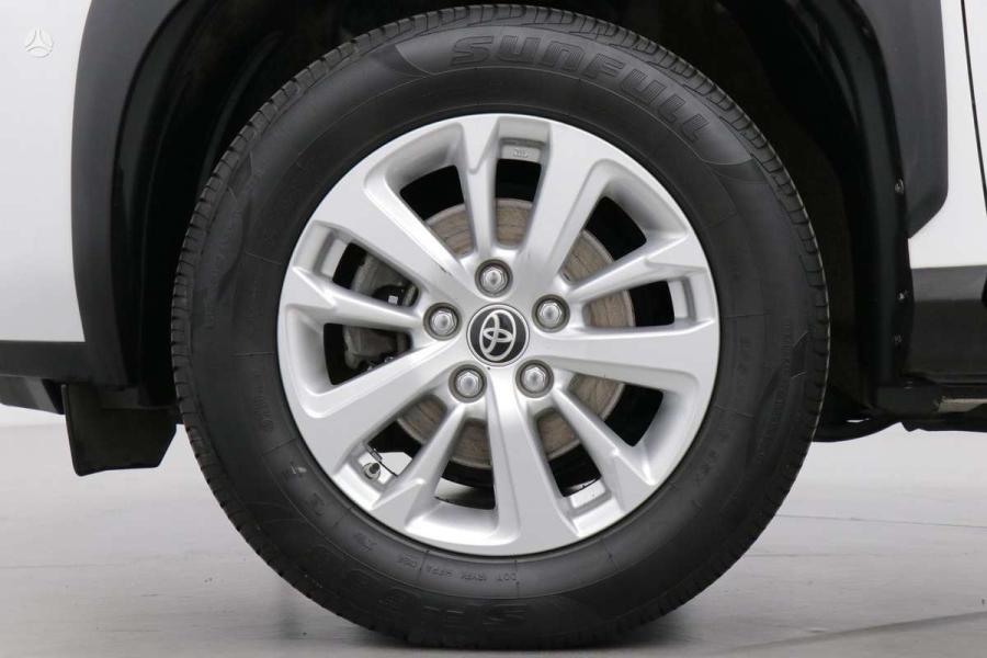 Balts Toyota Yaris Cross 2023 Viļņa, ar dzinēja tilpumu 1.49 L un nobraukumu 83 tūkst. km par 20900 €, foto 17 vietnē AUTOMOTO.COM.LV