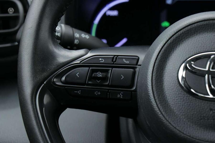 Balts Toyota Yaris Cross 2023 Viļņa, ar dzinēja tilpumu 1.49 L un nobraukumu 83 tūkst. km par 20900 €, foto 26 vietnē AUTOMOTO.COM.LV