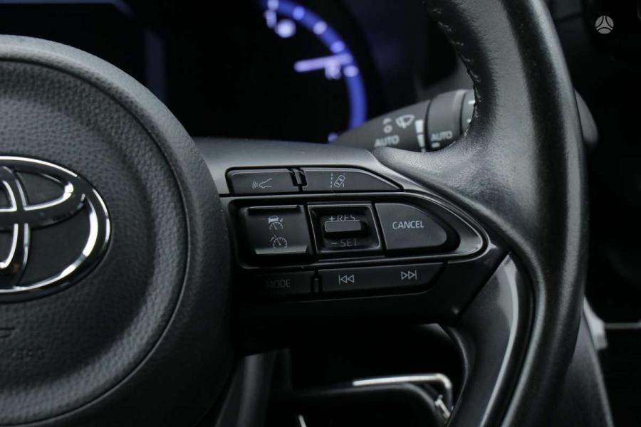 Balts Toyota Yaris Cross 2023 Viļņa, ar dzinēja tilpumu 1.49 L un nobraukumu 83 tūkst. km par 20900 €, foto 27 vietnē AUTOMOTO.COM.LV