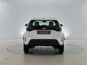 Белый Тойота Yaris Cross 2023 в Вильнюс, объемом двигателя 1.49 л и пробегом 47 тыс. км за 20900 €, фото 5 на AUTOMOTO.COM.LV