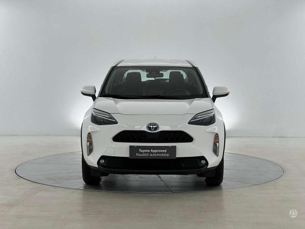 Balts Toyota Yaris Cross 2023 Viļņa, ar dzinēja tilpumu 1.49 L un nobraukumu 47 tūkst. km par 20900 €, foto 5 vietnē AUTOMOTO.COM.LV