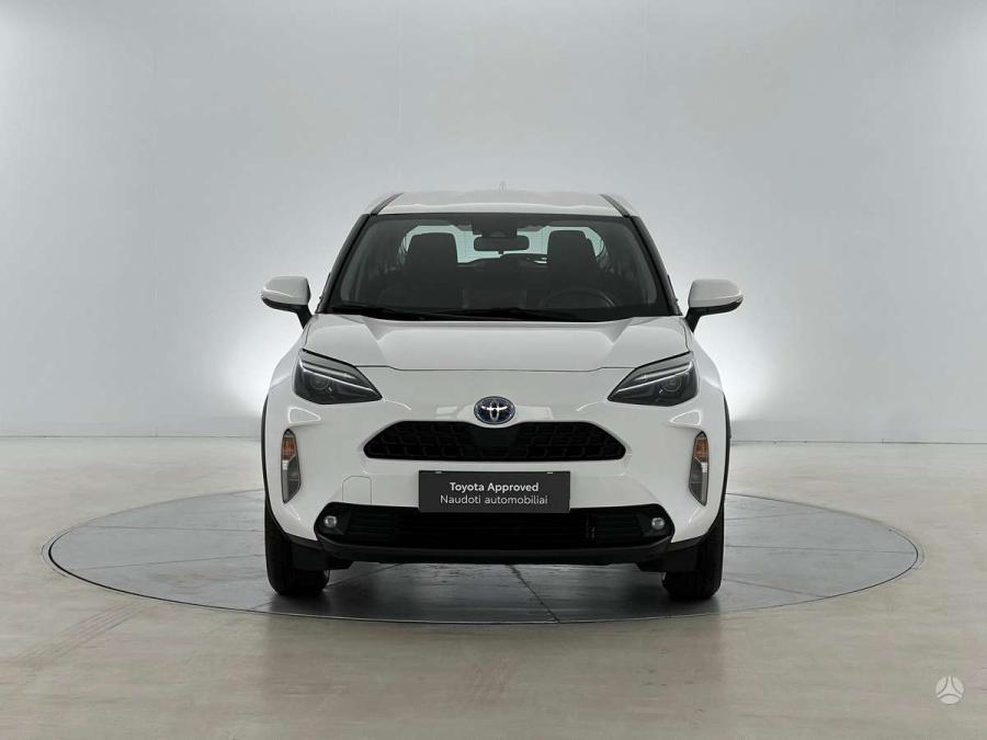 Белый Тойота Yaris Cross 2023 в Вильнюс, объемом двигателя 1.49 л и пробегом 47 тыс. км за 20900 €, фото 6 на AUTOMOTO.COM.LV