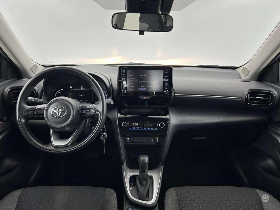 Белый Тойота Yaris Cross 2023 в Вильнюс, объемом двигателя 1.49 л и пробегом 47 тыс. км за 20900 €, фото 9 на AUTOMOTO.COM.LV