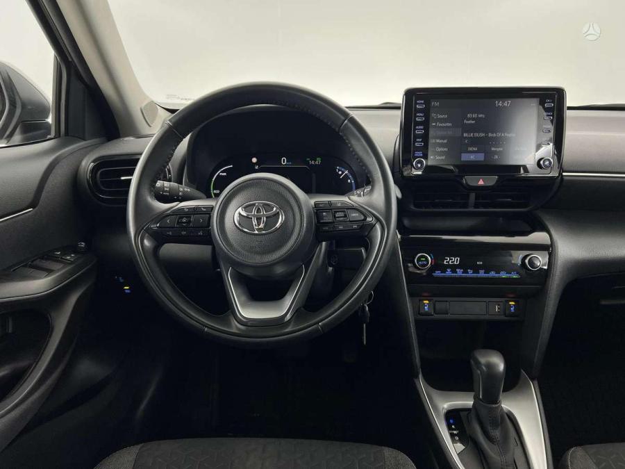 Белый Тойота Yaris Cross 2023 в Вильнюс, объемом двигателя 1.49 л и пробегом 47 тыс. км за 20900 €, фото 10 на AUTOMOTO.COM.LV