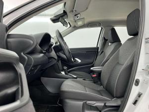 Белый Тойота Yaris Cross 2023 в Вильнюс, объемом двигателя 1.49 л и пробегом 47 тыс. км за 20900 €, фото 12 на AUTOMOTO.COM.LV