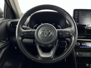 Белый Тойота Yaris Cross 2023 в Вильнюс, объемом двигателя 1.49 л и пробегом 47 тыс. км за 20900 €, фото 13 на AUTOMOTO.COM.LV