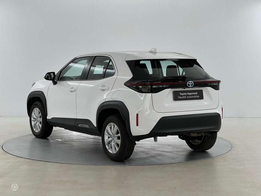 Белый Тойота Yaris Cross 2023 в Вильнюс, объемом двигателя 1.49 л и пробегом 47 тыс. км за 20900 €, фото 18 на AUTOMOTO.COM.LV