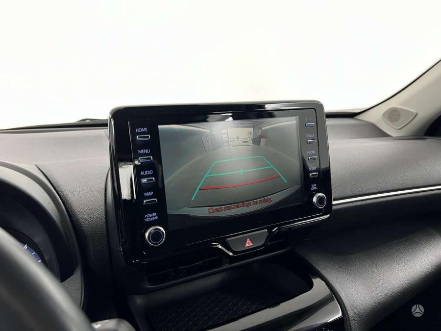 Белый Тойота Yaris Cross 2023 в Вильнюс, объемом двигателя 1.49 л и пробегом 47 тыс. км за 20900 €, фото 22 на AUTOMOTO.COM.LV