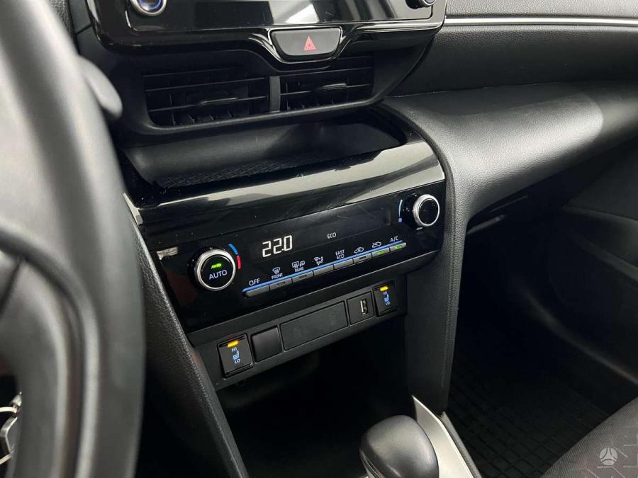 Белый Тойота Yaris Cross 2023 в Вильнюс, объемом двигателя 1.49 л и пробегом 47 тыс. км за 20900 €, фото 23 на AUTOMOTO.COM.LV
