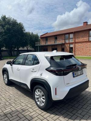 Белый Тойота Yaris Cross 2023 в Мариямполе, объемом двигателя 0.00 л и пробегом 101 тыс. км за 19000 €, фото 4 на AUTOMOTO.COM.LV