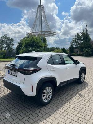 Белый Тойота Yaris Cross 2023 в Мариямполе, объемом двигателя 0.00 л и пробегом 101 тыс. км за 19000 €, фото 6 на AUTOMOTO.COM.LV
