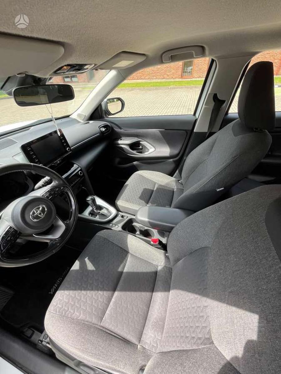 Белый Тойота Yaris Cross 2023 в Мариямполе, объемом двигателя 0.00 л и пробегом 101 тыс. км за 19000 €, фото 10 на AUTOMOTO.COM.LV