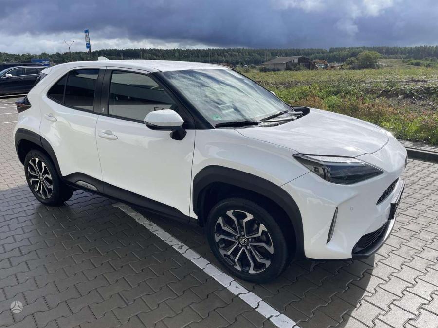 Белый Тойота Yaris Cross 2023 в Вильнюс, объемом двигателя 1.50 л и пробегом 150 тыс. км за 17900 €, фото 6 на AUTOMOTO.COM.LV