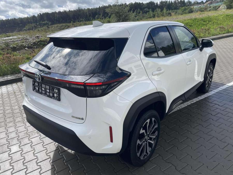 Белый Тойота Yaris Cross 2023 в Вильнюс, объемом двигателя 1.50 л и пробегом 150 тыс. км за 17900 €, фото 9 на AUTOMOTO.COM.LV