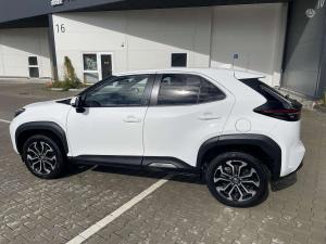 Белый Тойота Yaris Cross 2023 в Вильнюс, объемом двигателя 1.50 л и пробегом 150 тыс. км за 17900 €, фото 14 на AUTOMOTO.COM.LV