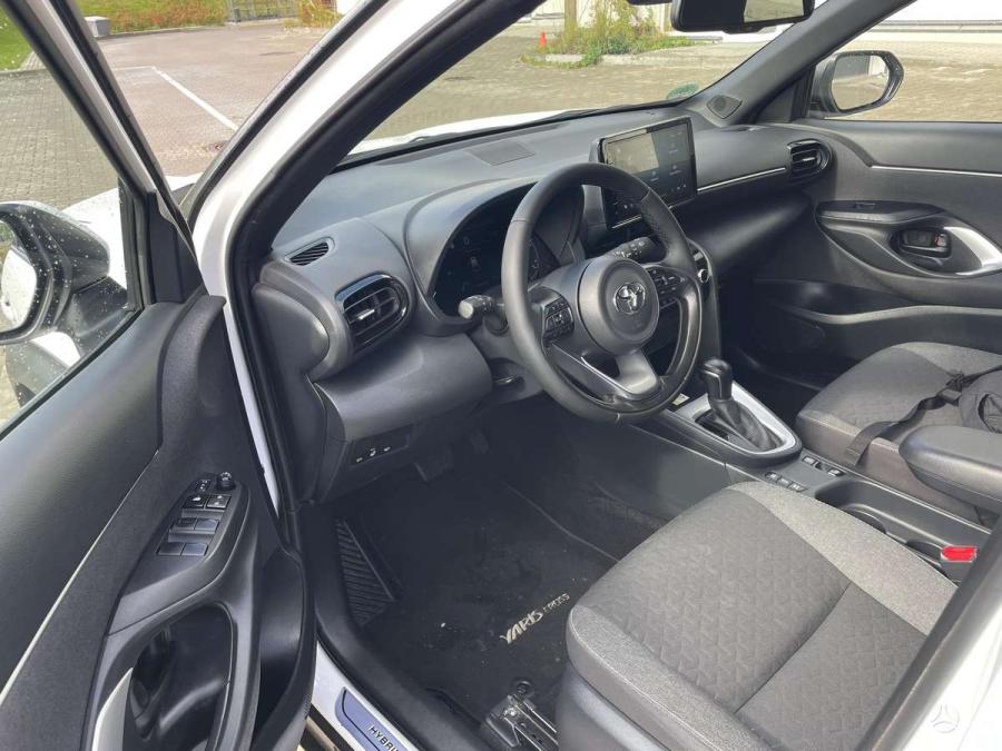 Белый Тойота Yaris Cross 2023 в Вильнюс, объемом двигателя 1.50 л и пробегом 150 тыс. км за 17900 €, фото 18 на AUTOMOTO.COM.LV