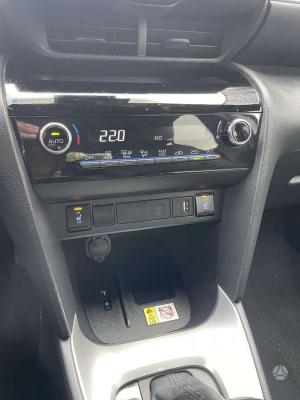 Белый Тойота Yaris Cross 2023 в Вильнюс, объемом двигателя 1.50 л и пробегом 150 тыс. км за 17900 €, фото 24 на AUTOMOTO.COM.LV