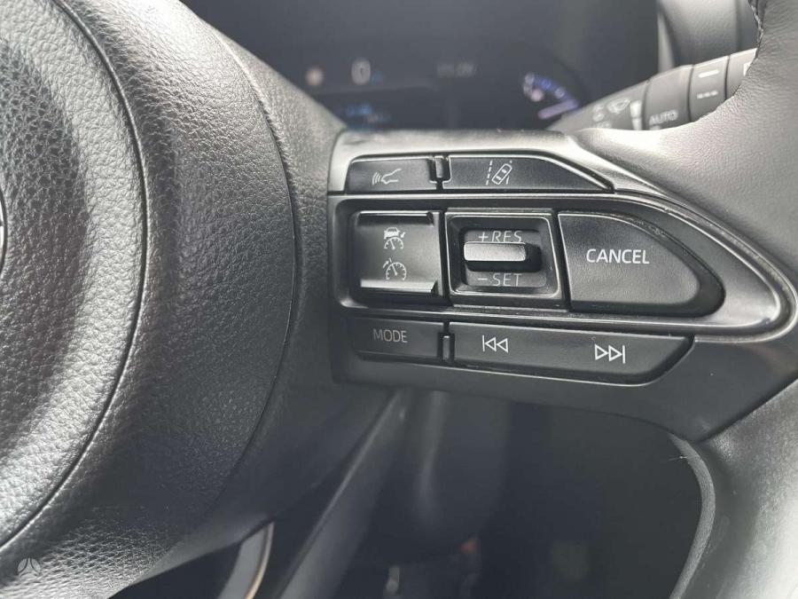 Белый Тойота Yaris Cross 2023 в Вильнюс, объемом двигателя 1.50 л и пробегом 150 тыс. км за 17900 €, фото 30 на AUTOMOTO.COM.LV