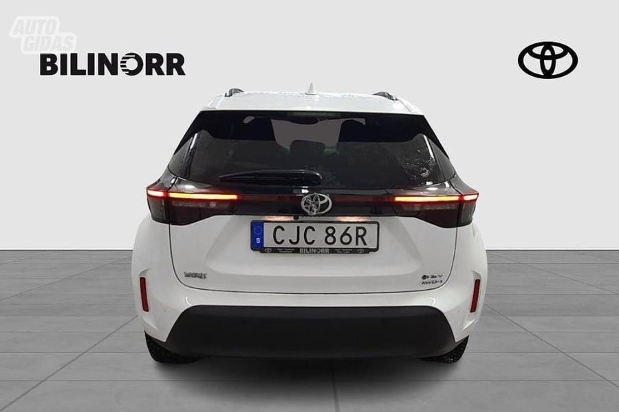 Белый Тойота Yaris Cross 2024 в Каунас, объемом двигателя 0.00 л и пробегом 16 тыс. км за 33944 €, фото 4 на AUTOMOTO.COM.LV