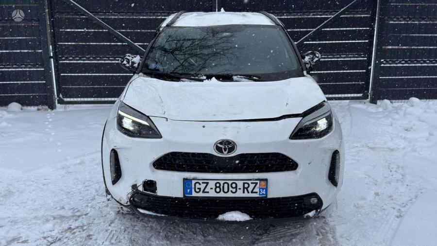 Белый Тойота Yaris Cross 2024 в Ионава, объемом двигателя 1.50 л и пробегом 9 тыс. км за 13900 €, фото 10 на AUTOMOTO.COM.LV