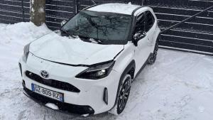 Balts Toyota Yaris Cross 2024 Jonava, ar dzinēja tilpumu 1.50 L un nobraukumu 9 tūkst. km par 12800 €, foto 3 vietnē AUTOMOTO.COM.LV