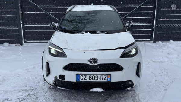 Balts Toyota Yaris Cross 2024 Jonava, ar dzinēja tilpumu 1.50 L un nobraukumu 9 tūkst. km par 12800 €, foto 10 vietnē AUTOMOTO.COM.LV