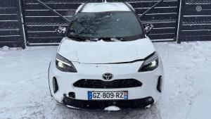 Balts Toyota Yaris Cross 2024 Jonava, ar dzinēja tilpumu 1.50 L un nobraukumu 9 tūkst. km par 11999 €, foto  vietnē AUTOMOTO.COM.LV