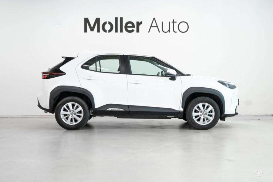 Белый Тойота Yaris Cross 2024 в Вильнюс, объемом двигателя 1.50 л и пробегом 41 тыс. км за 23100 €, фото 5 на AUTOMOTO.COM.LV