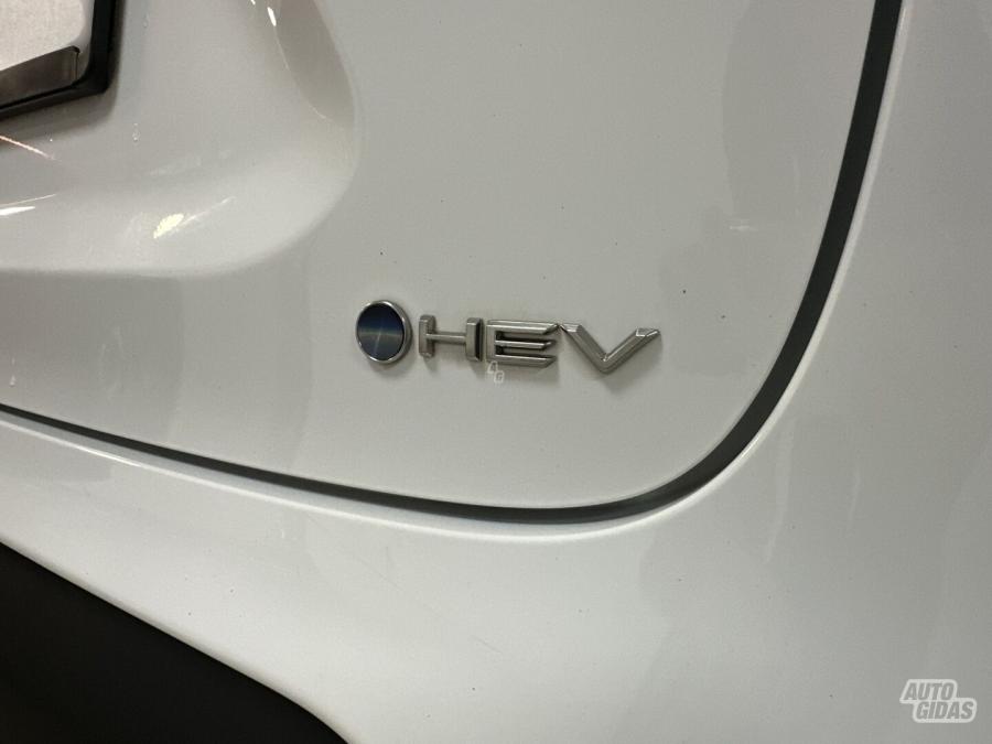 White Toyota Yaris Cross 2024 in Vilnius, with an engine capacity of 1.50 L and mileage of 119 thousand km for 22500 €, photo 10 on AUTOMOTO.COM.LV