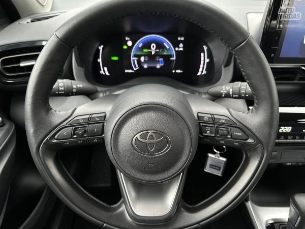 Белый Тойота Yaris Cross 2025 в Авиженяй, объемом двигателя 1.50 л и пробегом 22 тыс. км за 21850 €, фото 6 на AUTOMOTO.COM.LV