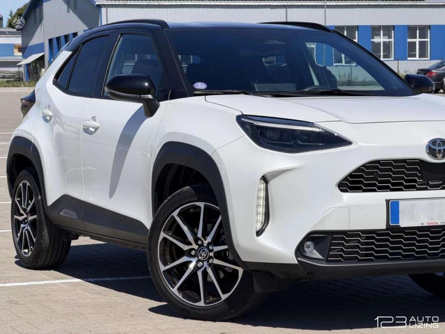 Белый Тойота Yaris Cross 2025 в Таураге, объемом двигателя 1.50 л и пробегом 15 тыс. км за 25900 €, фото 7 на AUTOMOTO.COM.LV