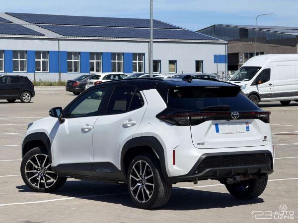Balts Toyota Yaris Cross 2025 Tauragė, ar dzinēja tilpumu 1.50 L un nobraukumu 15 tūkst. km par 25900 €, foto 7 vietnē AUTOMOTO.COM.LV