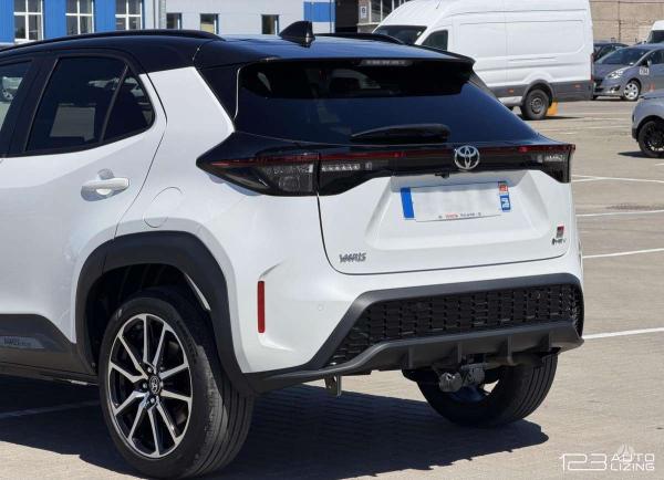 Balts Toyota Yaris Cross 2025 Tauragė, ar dzinēja tilpumu 1.50 L un nobraukumu 15 tūkst. km par 25900 €, foto 8 vietnē AUTOMOTO.COM.LV