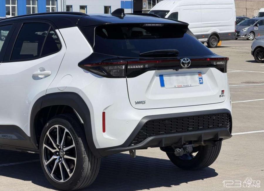 Белый Тойота Yaris Cross 2025 в Таураге, объемом двигателя 1.50 л и пробегом 15 тыс. км за 25900 €, фото 9 на AUTOMOTO.COM.LV