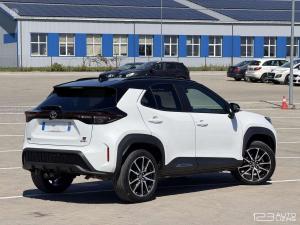 Белый Тойота Yaris Cross 2025 в Таураге, объемом двигателя 1.50 л и пробегом 15 тыс. км за 25900 €, фото 10 на AUTOMOTO.COM.LV