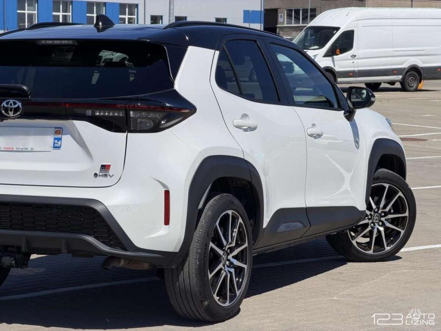 Белый Тойота Yaris Cross 2025 в Таураге, объемом двигателя 1.50 л и пробегом 15 тыс. км за 25900 €, фото 11 на AUTOMOTO.COM.LV
