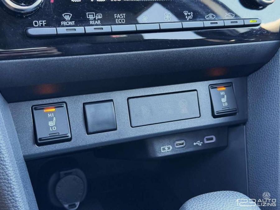 Белый Тойота Yaris Cross 2025 в Таураге, объемом двигателя 1.50 л и пробегом 15 тыс. км за 25900 €, фото 23 на AUTOMOTO.COM.LV