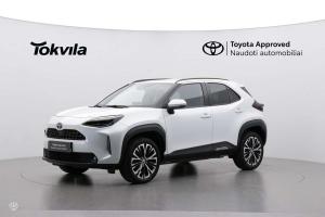 White Toyota Yaris Cross 2025 in Vilnius, with an engine capacity of 1.49 L and mileage of 22 thousand km for 28900 €, photo  on AUTOMOTO.COM.LV